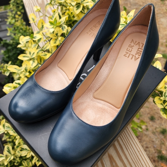 Naturalizer | Shoes | Naturalizer Michelle Pumps Navy Blue | Poshmark
